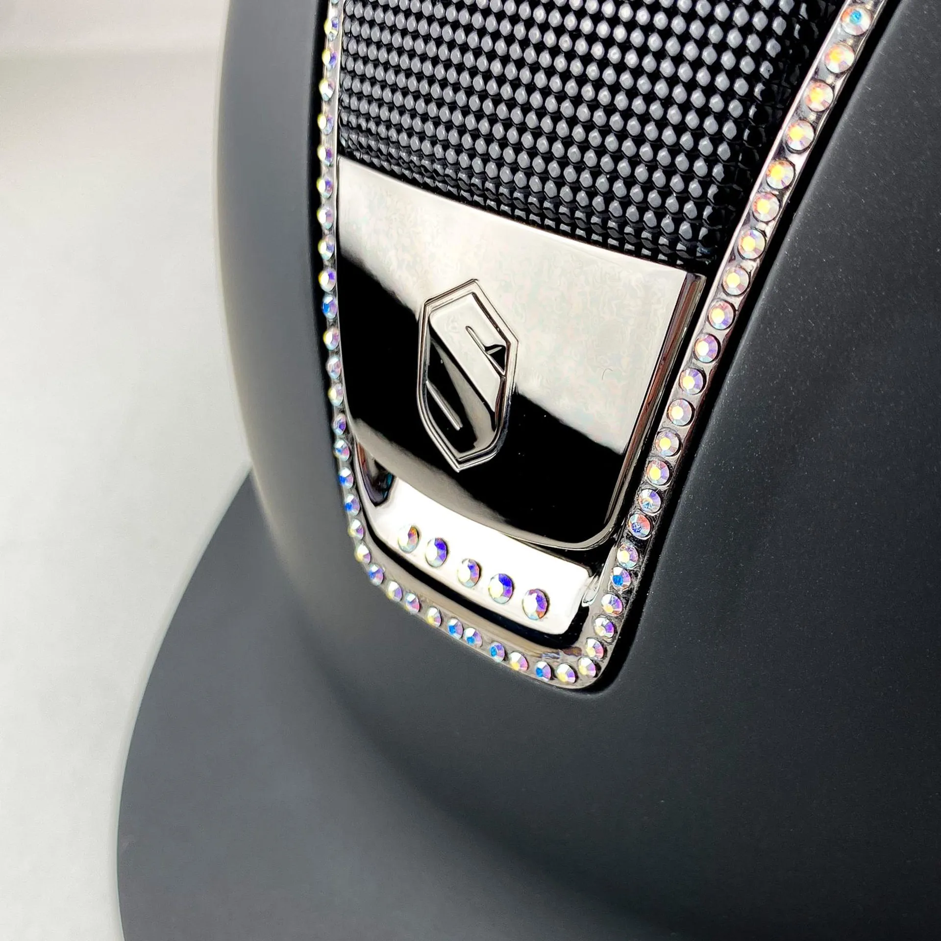 Samshield Shadowmatt Helmet Shimmer Top and 255 Holographic Crystals Black